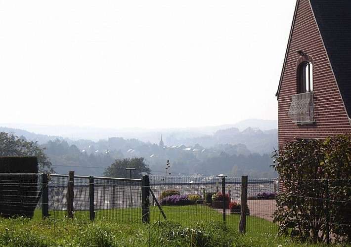 Points d'intérêt naturels Superbe vue sur le village de On et la vallée ...