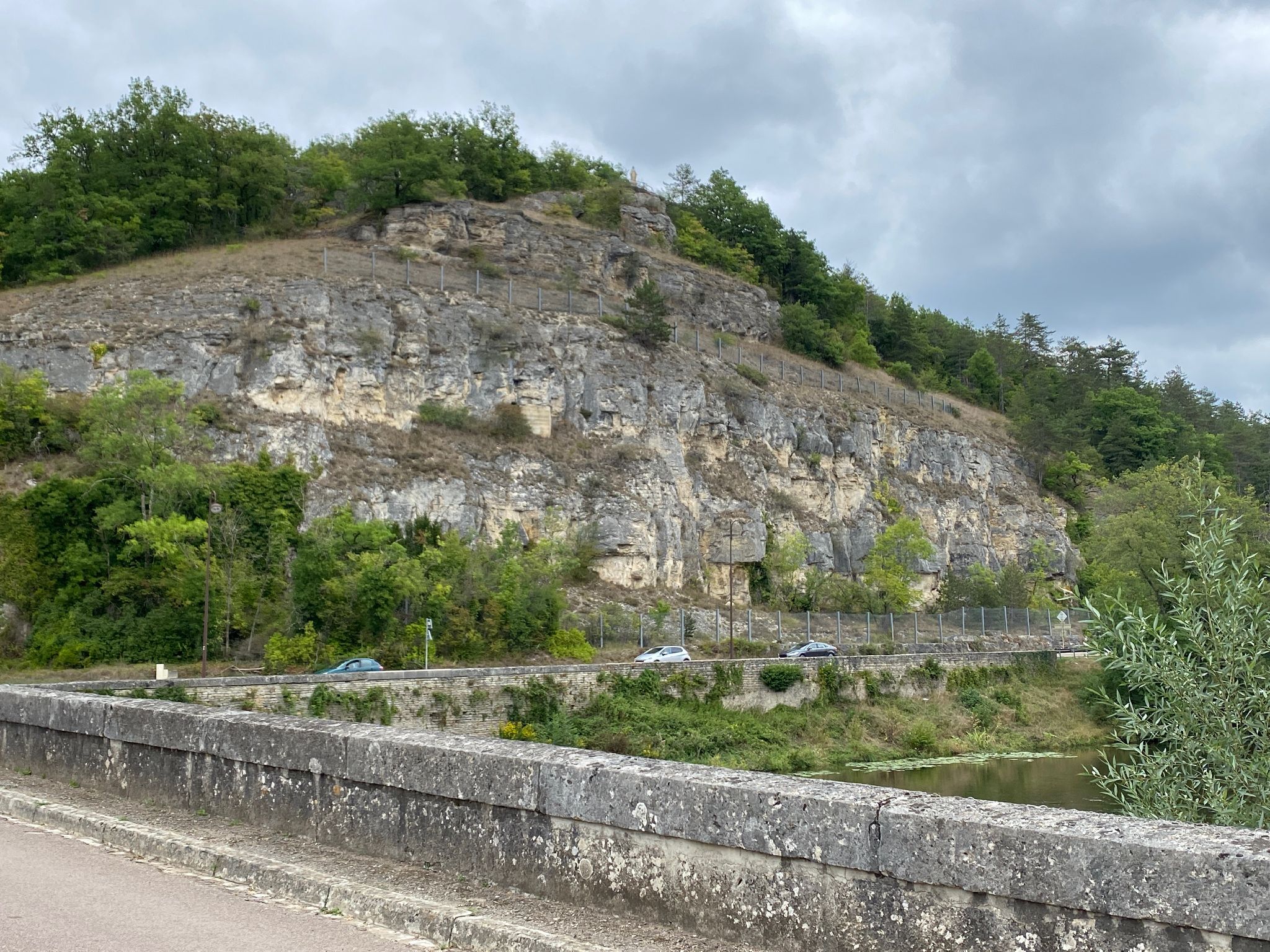 Randonnée Marche à Arcy-sur-Cure: Arcy sur cure - Boucle des grottes ...