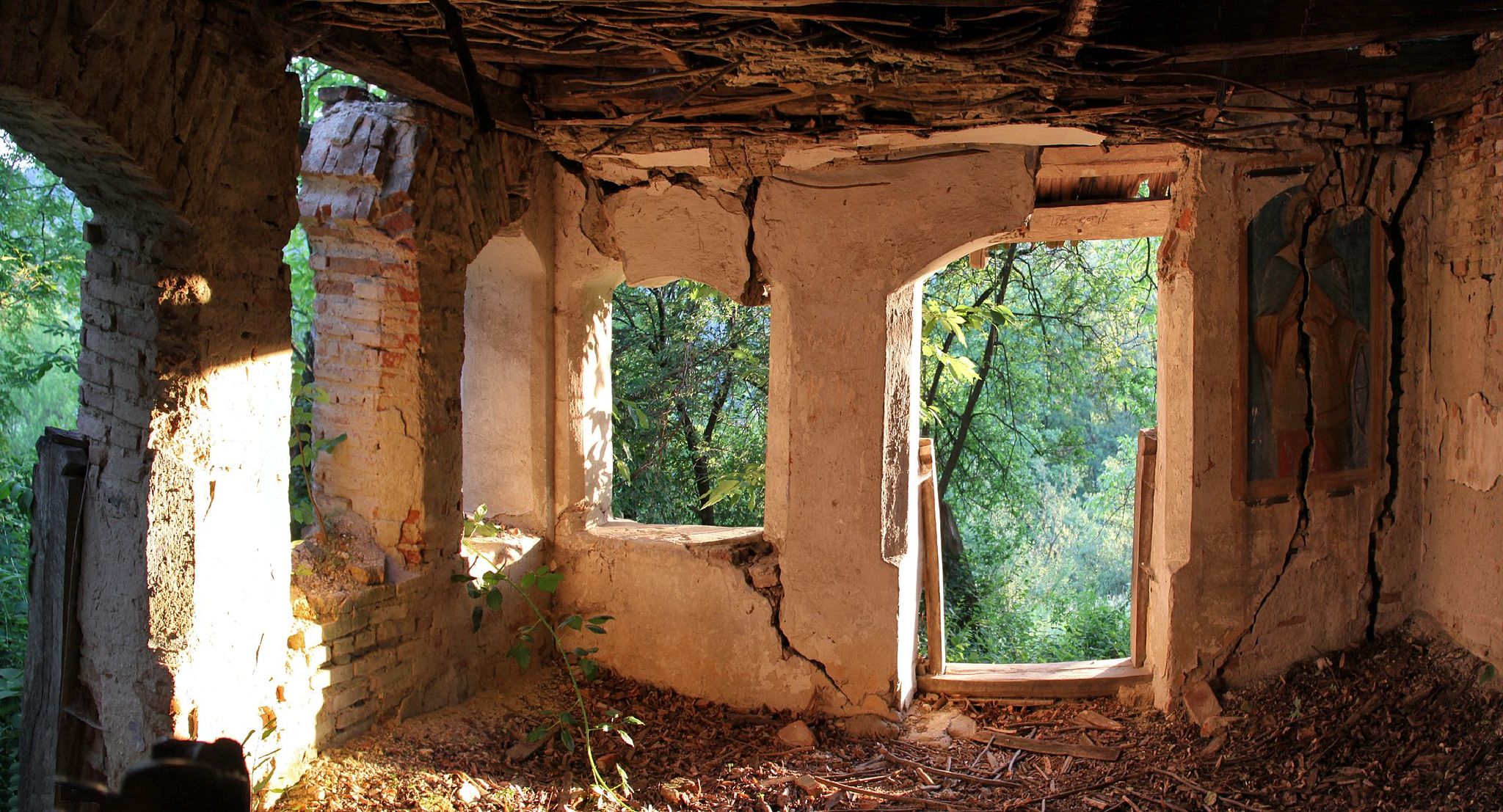 Randonnée A pied à Băile Olănești: Valea Cheii - Schitul Iezer - Valea ...